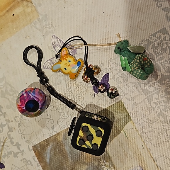Vintage | Accessories | 3 Random Trinkets Anxiety Fidget Toy And Magic ...